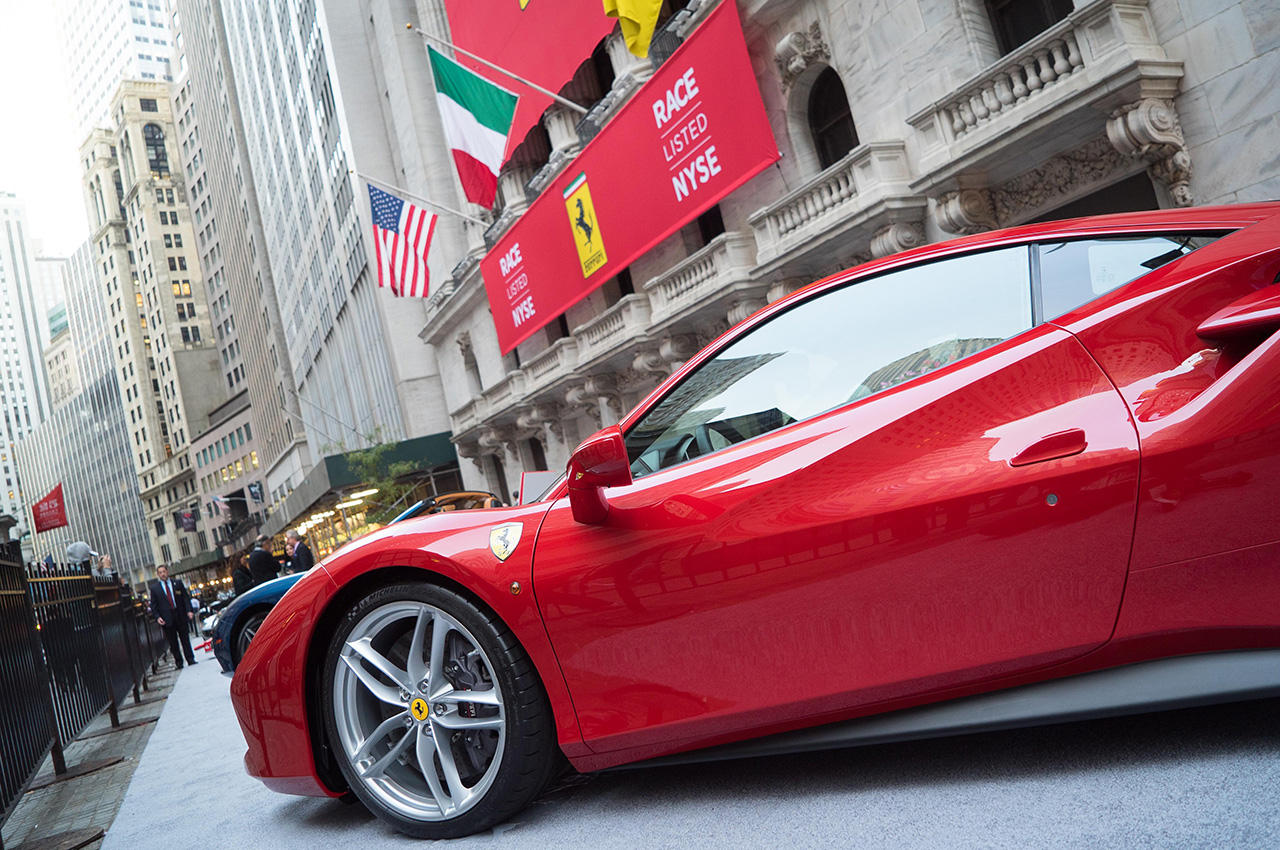 Wall Street ritraccia dopo Pil fiacco, Ferrari in rimonta | WSI