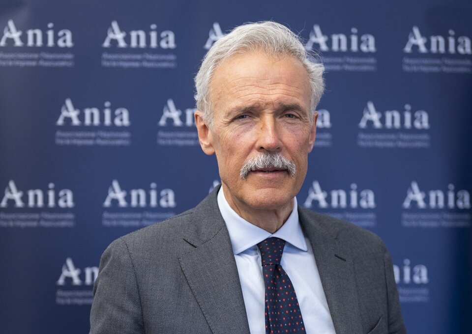 Assicurazioni, nel 2024 raccolti quasi 170 miliardi: a Generali la ...